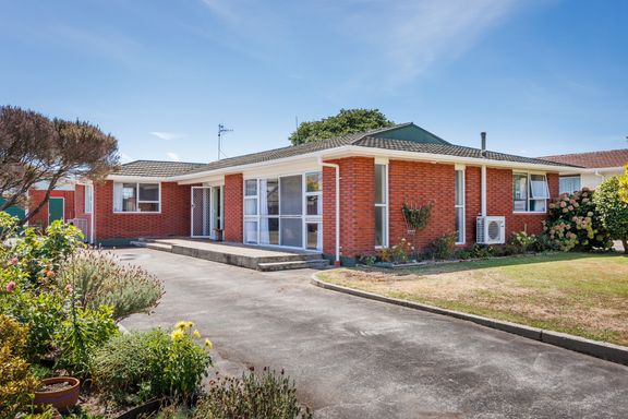 Property value - 45 Terry Crescent, Milson - realestate.co.nz