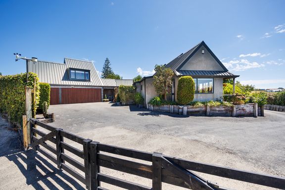 Property value - 20 Halcombe Road, Feilding - realestate.co.nz