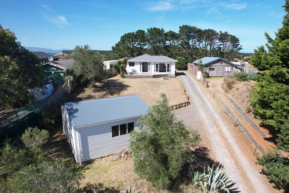Property value - 4 Alan Lindsay Avenue, Waitarere Beach - realestate.co.nz
