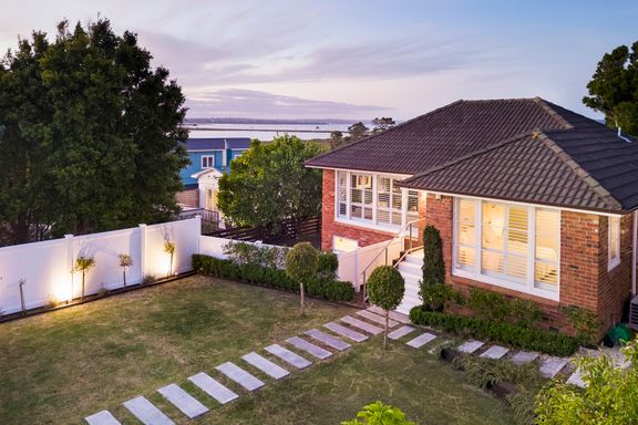 Property value - 33 Fairlands Avenue, Waterview - realestate.co.nz