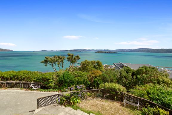 Property value - 8D Nikau Road, Point Howard - realestate.co.nz
