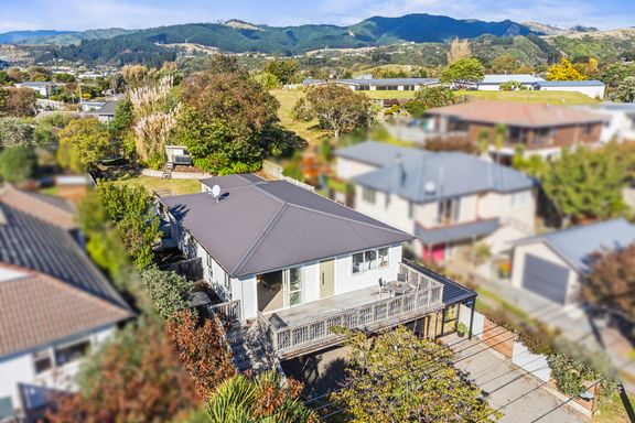 Property value - 6 Moa Road, Raumati Beach - realestate.co.nz