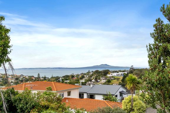 Property value - 2/21 Calypso Place, Rothesay Bay - realestate.co.nz
