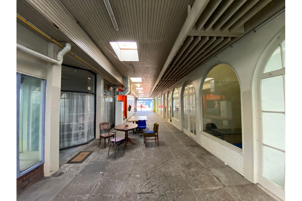 For lease 12 Railside Ave, Henderson - realestate.co.nz