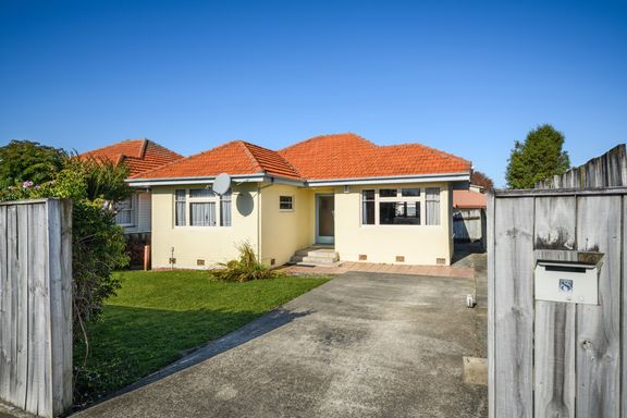 Sold - 8 Rewa Street, Takaro - realestate.co.nz