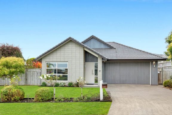 Property value - 12 Lydiard Place, Beachlands - realestate.co.nz