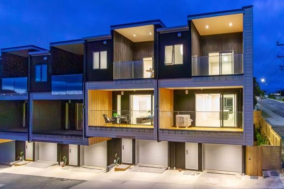 Property value - 4/64 Pupuke Road, Hillcrest - realestate.co.nz