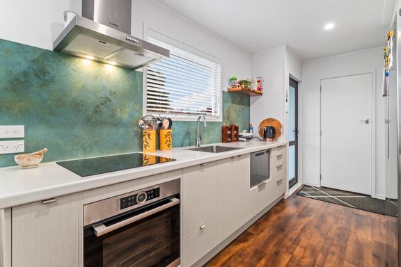 Property value - 5 Adam Place, Mangakakahi - realestate.co.nz