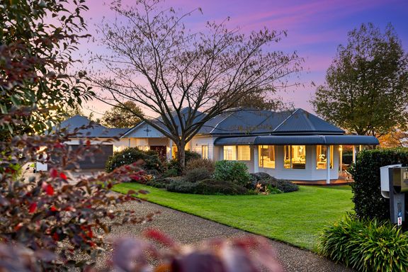 Property value - 2 Molloy Rise, Pyes Pa - realestate.co.nz