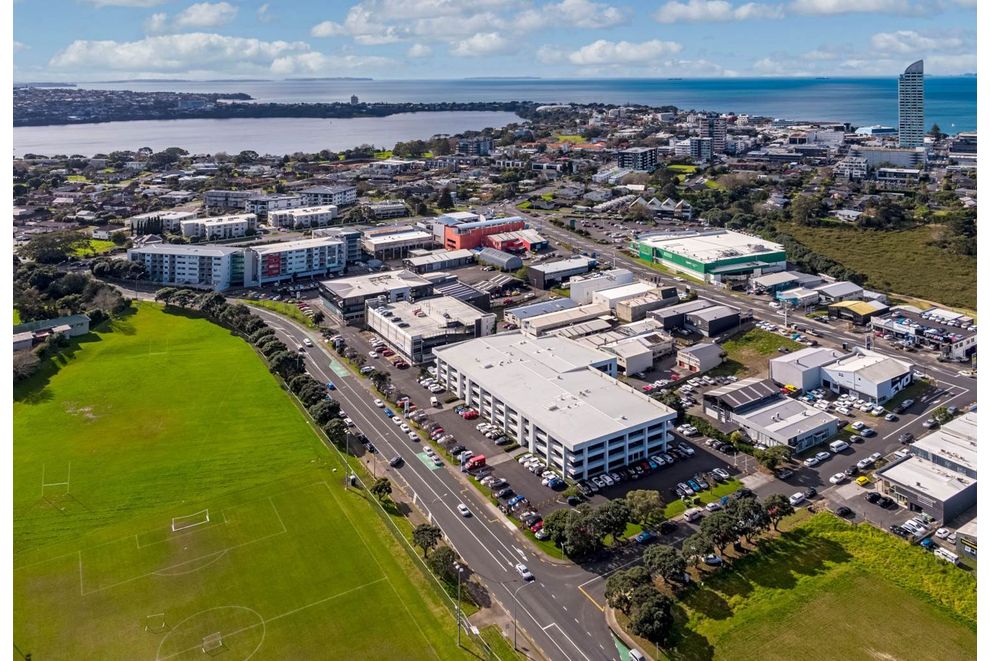 For lease 2-4 Fred Thomas Drive, Takapuna - realestate.co.nz