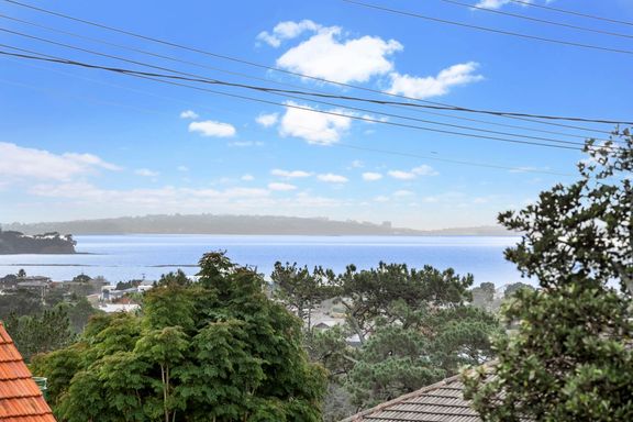 Sold - 1B Aberdeen Road, Castor Bay - realestate.co.nz