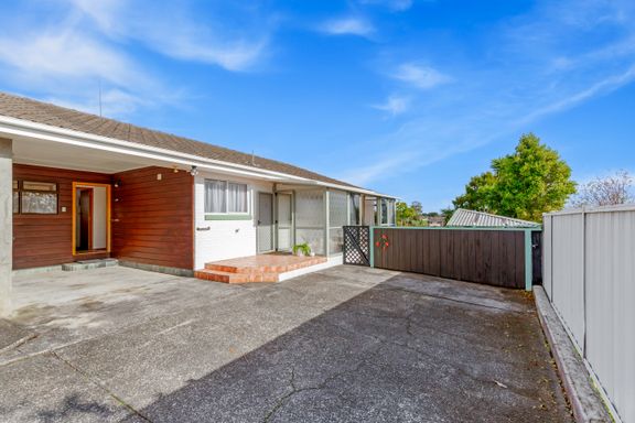 Sold - 2/164 Halsey Drive, Lynfield - realestate.co.nz