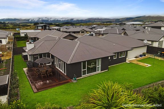 Sold - 69 Johnstone Drive, Fitzherbert - realestate.co.nz
