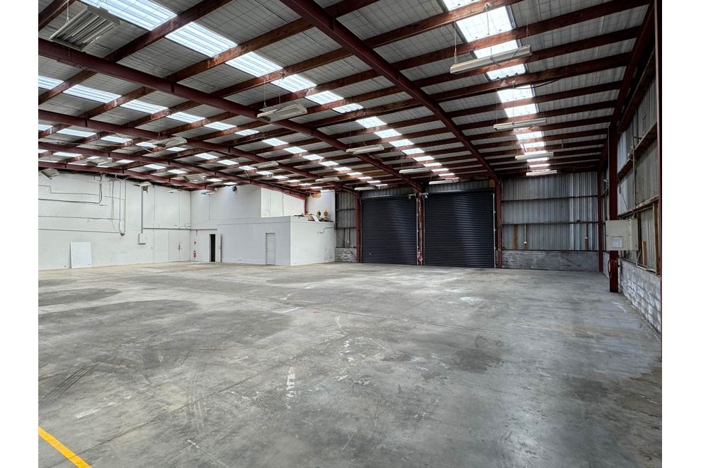 For lease ROAD FRONT WAREHOUSE PREMISES - realestate.co.nz