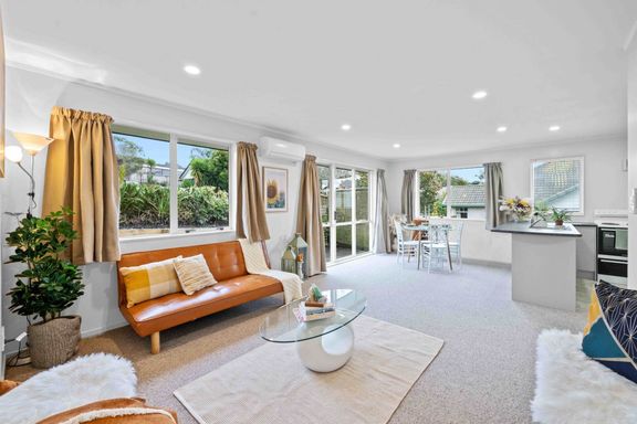 Sold - 6 Regents Park Place, Massey - realestate.co.nz