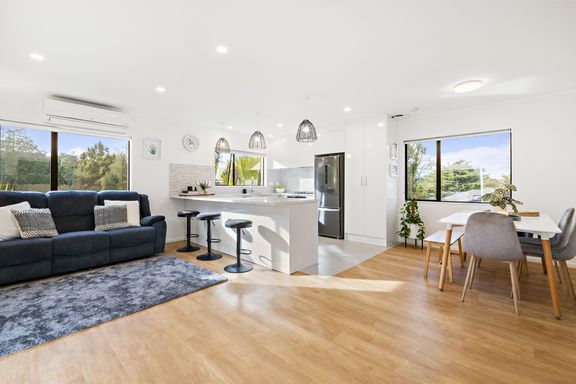 Sold - 2/14 Windy Ridge Road, Glenfield - realestate.co.nz