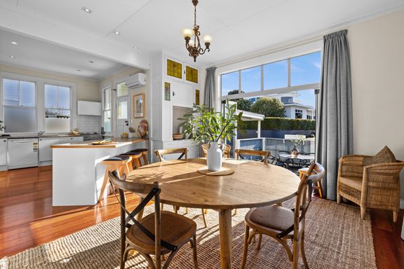 Property value - 16 Lighthouse Road, Napier Hill - realestate.co.nz
