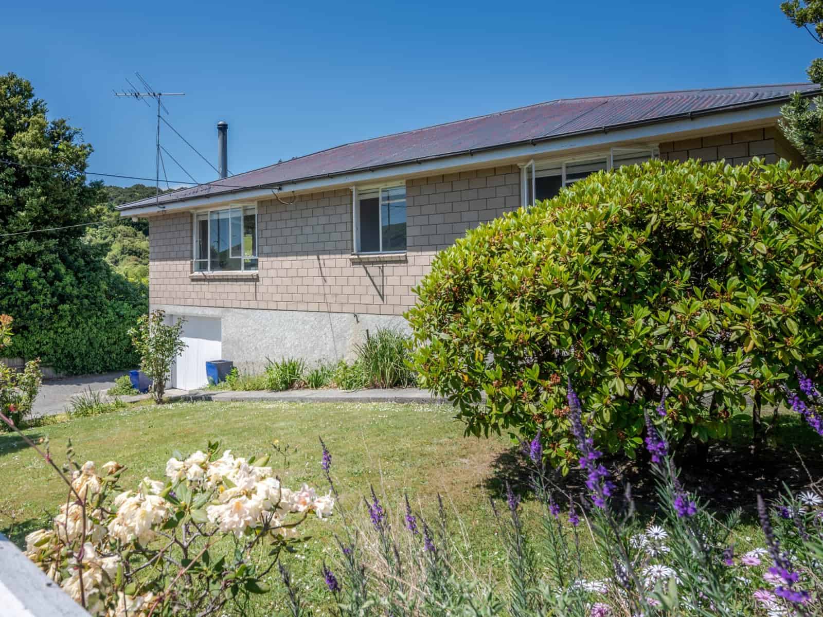 Akaroa Homes and Real Estate for Sale - realestate.co.nz