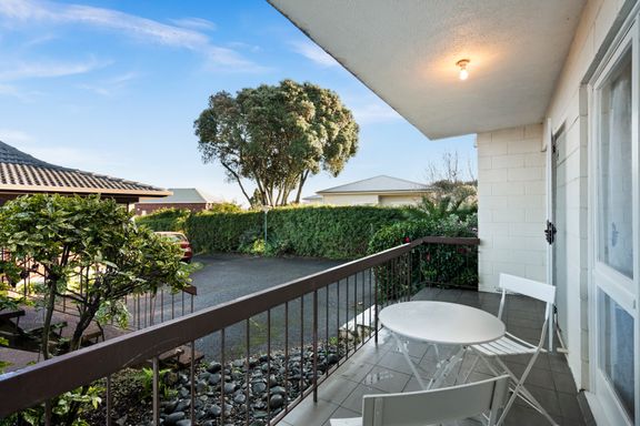 Property value - 4/57 Athens Road, Onehunga - realestate.co.nz