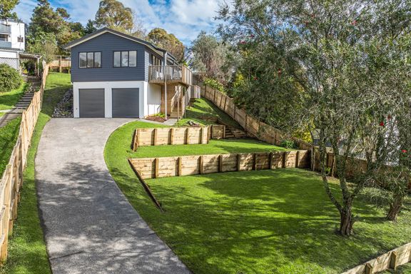 Sold - 11 Randal Place, Bayview - realestate.co.nz