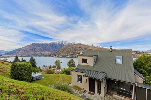 Sold - 18 Woodbury Rise, Queenstown Central - realestate.co.nz