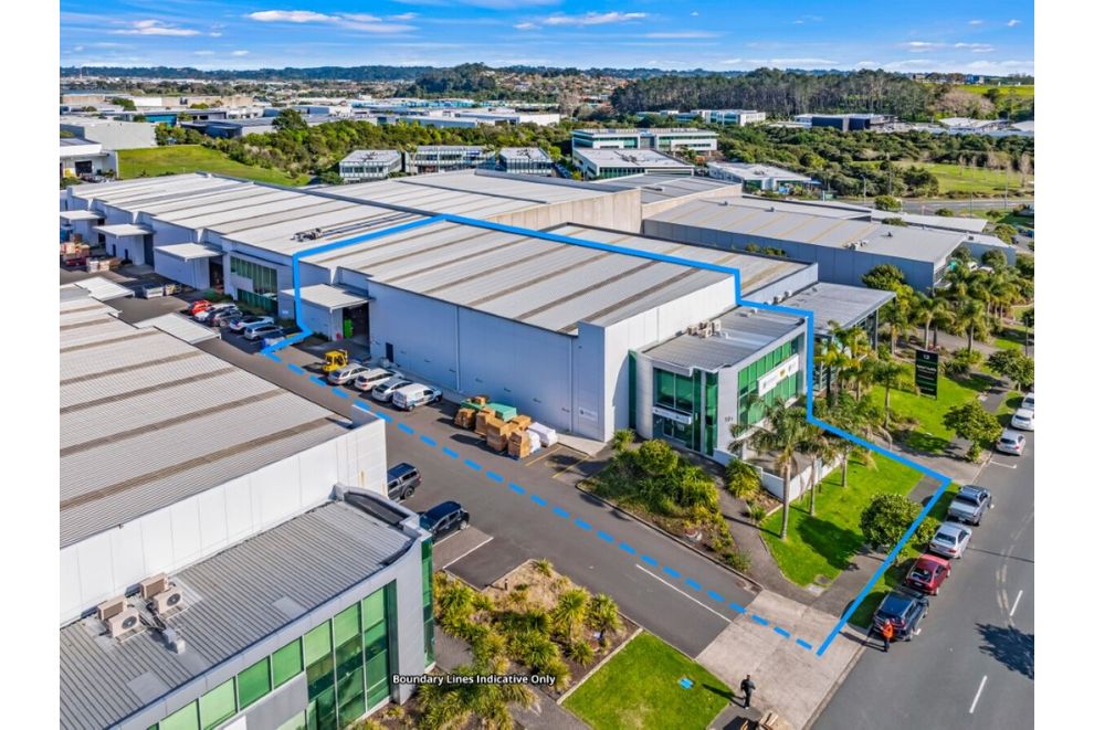 For lease 10D Orbit Drive, Rosedale - realestate.co.nz