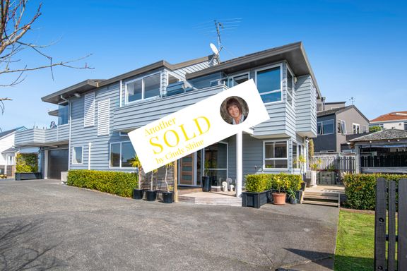 Property value - 2/76 Knights Road, Rothesay Bay - realestate.co.nz