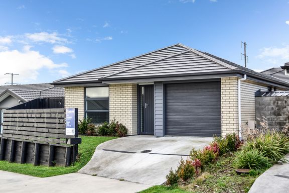 Sold - 11 Pragma Rise, Rototuna North - realestate.co.nz