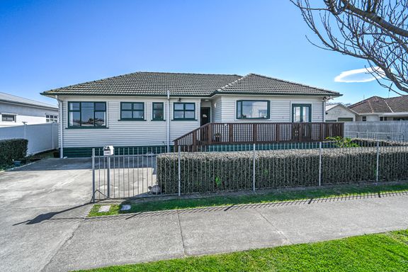 Sold - 1/918 Nelson Street North, Mahora - realestate.co.nz
