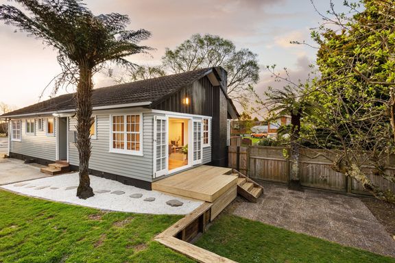 Sold - 26 Deanwell Avenue, Deanwell - realestate.co.nz