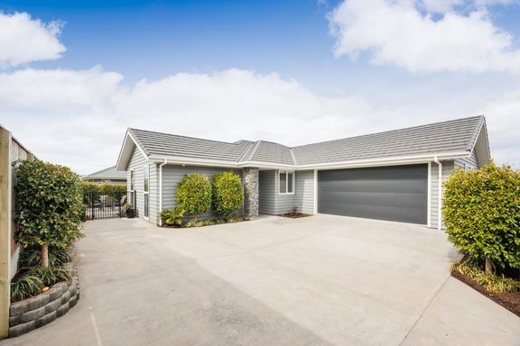Sold - 112B Roberts Line, Kelvin Grove - realestate.co.nz