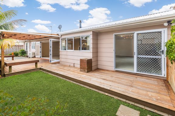 Sold - 2/147 Old Wairoa Road, Papakura - realestate.co.nz