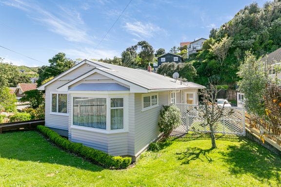 Sold - 1 Melrose Road, Island Bay - realestate.co.nz