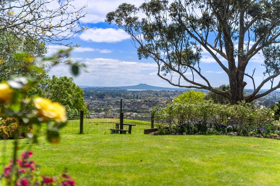 Property value - 130 Point View Drive, East Tamaki Heights - realestate ...