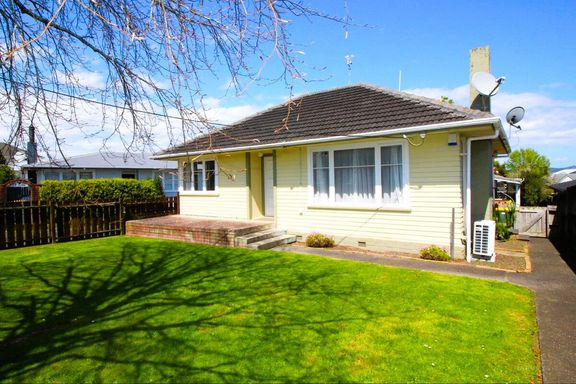 Sold - 48 Strid Road, Te Atatu South - realestate.co.nz