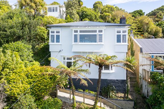 Sold - 108 Rakau Road, Hataitai - realestate.co.nz