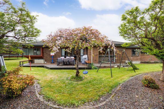 Property value - 12 Colorado Crescent, Milson - realestate.co.nz