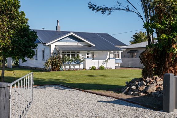 Sold - 17 Dickson Street, Kaiti - realestate.co.nz