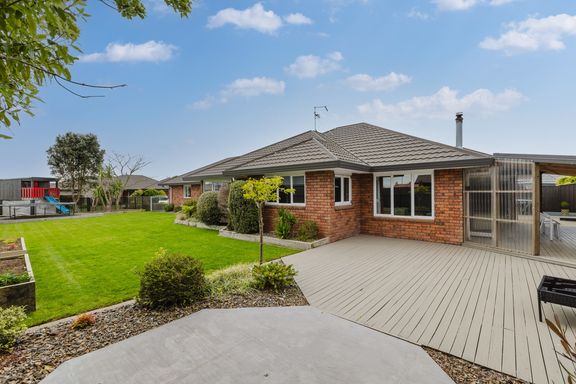 Sold - 4 Lourie Way, Fitzherbert - realestate.co.nz