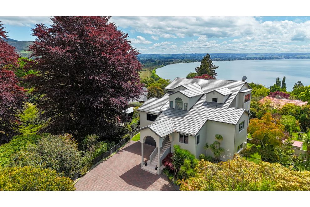 4 Tupara Crescent, Kawaha Point, Rotorua - For Sale - realestate.co.nz