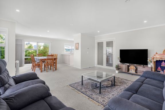 Property value - 8 Henrietta Maxwell Grove, Wainuiomata - realestate.co.nz