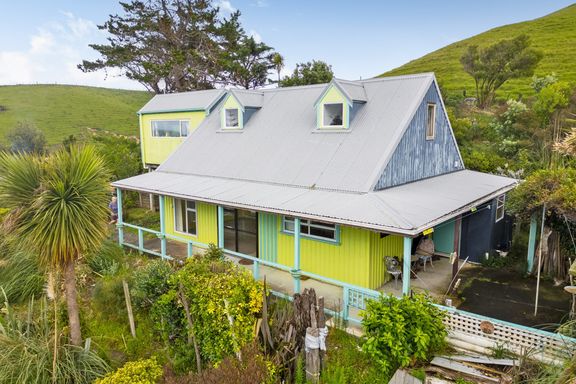 Property value - 22 Whangaimoana Beach Road, Pirinoa - realestate.co.nz