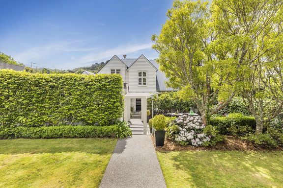 Sold - 21 Fancourt Street, Karori - realestate.co.nz