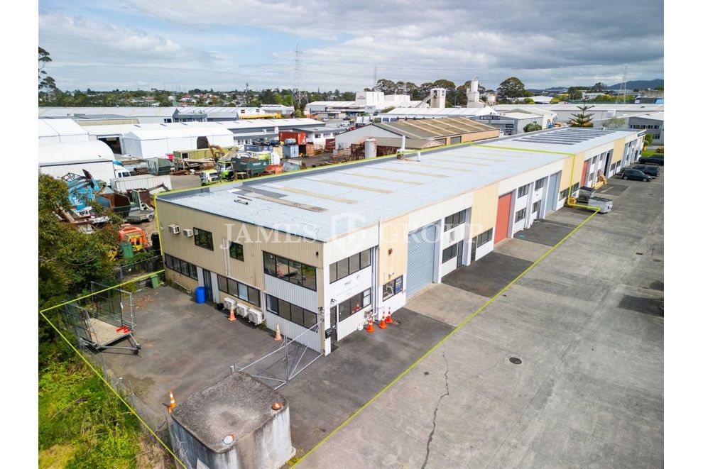 For lease THE CONCOURSE | HIGH STUD + 3 ROLLER DOORS + YARD ...