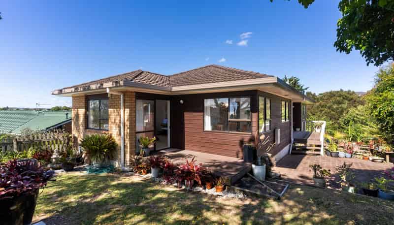 Sold - 29 Pinewood Grove, Botany Downs - realestate.co.nz