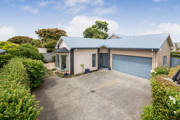 Sold - 16 Cloake Way, Palmerston North Central - realestate.co.nz
