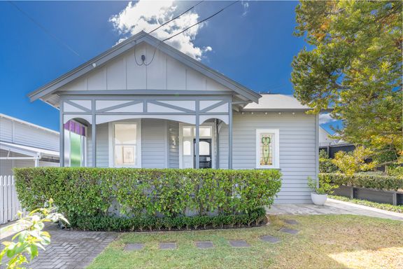 Sold - 33 Warnock Street, Westmere - realestate.co.nz