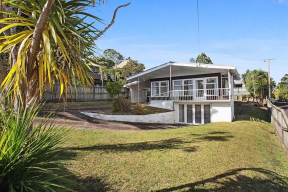Property value - 1/88 Island Bay Road, Beach Haven - realestate.co.nz