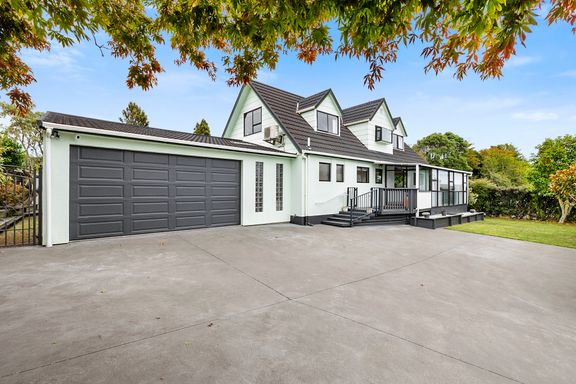 Sold - 14 Winstone Place, Highlands Park - realestate.co.nz