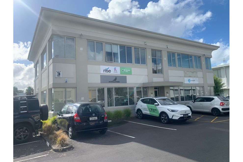 For lease i/44-46 Constellation Drive, Rosedale - realestate.co.nz